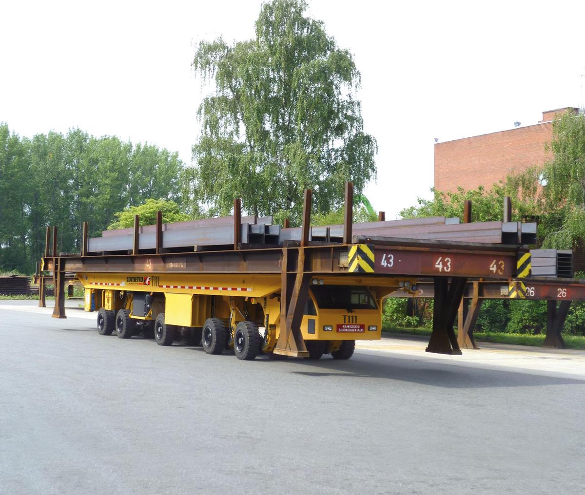 Steelworks self-loading/propelled elevating transporters