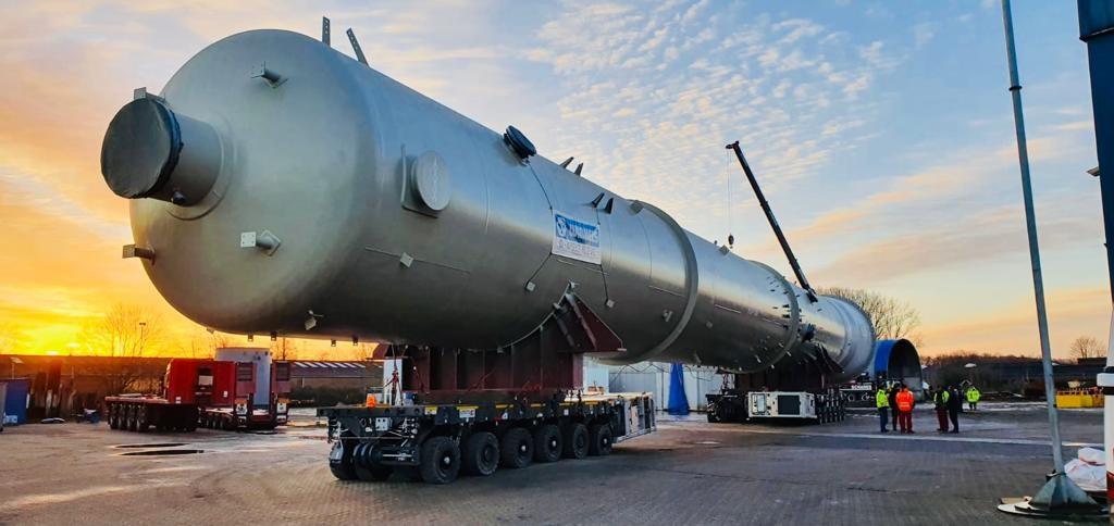 330 tonnes across 18 Cometto SPMT axle lines - Self-propelled vehicles