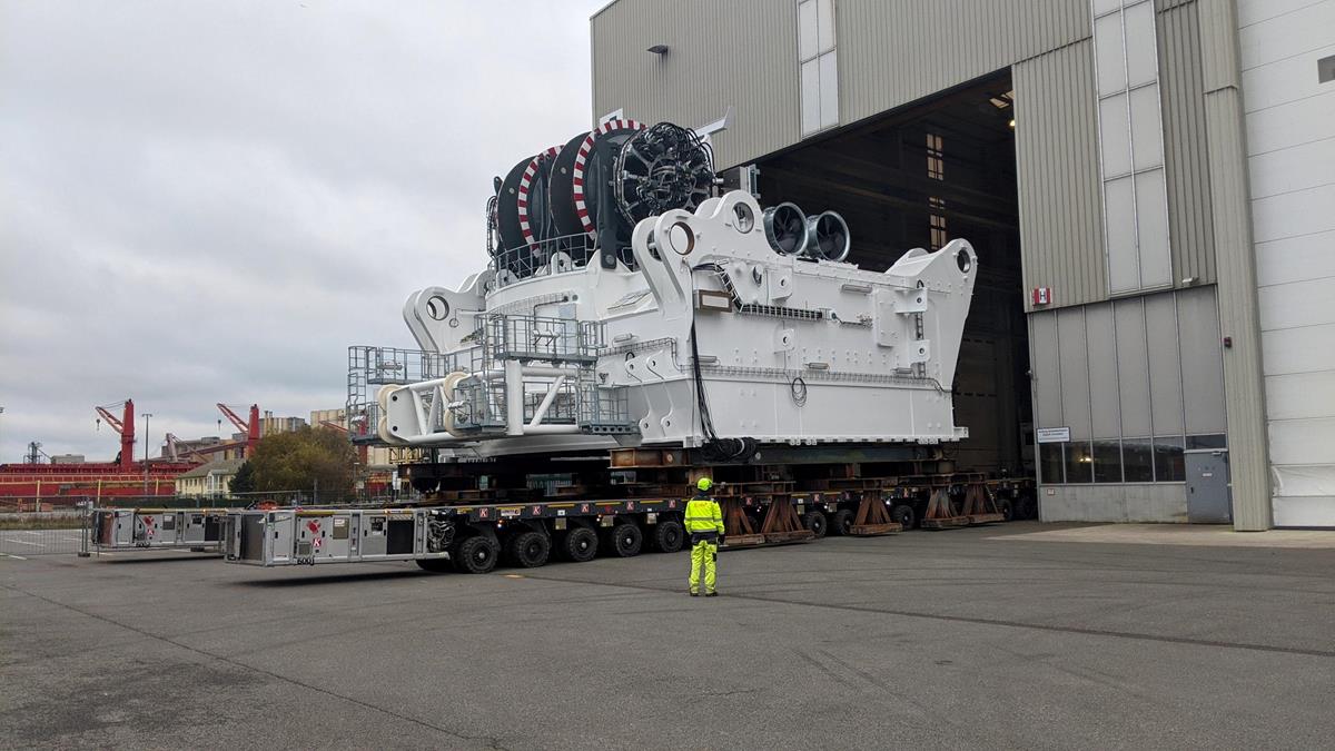 Cometto SPMT with 1200 tonnes over the factory site - Self-propelled ...